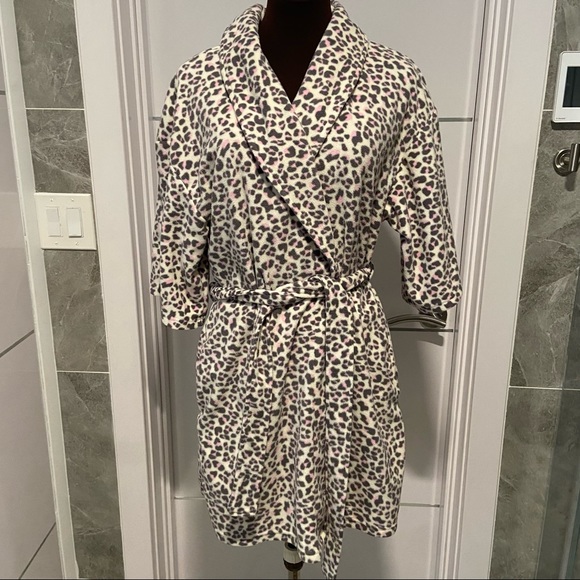 Cypress | Intimates & Sleepwear | Cypress Bathrobe Cheetah Leopard ...
